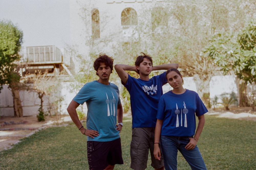 T-SHIRTS & HOODIES – Zeri Crafts